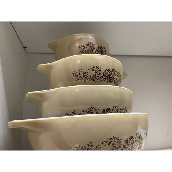 Pyrex | Kitchen | Htf Rare Pyrex Homestead 4 Nesting Mixing Bowl Set ...